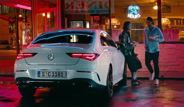 En esta "road movie" de Mercedes-Benz la adolescencia (perdida) viaja ...